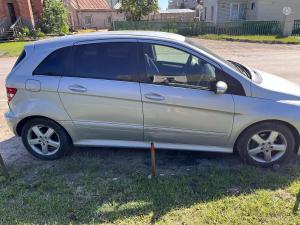 Grey Mercedes-Benz B 200 2007 in Kaunas, with an engine capacity of 1.99 L and mileage of 261 thousand km for 1300 €, photo 4 on AUTOMOTO.COM.LV