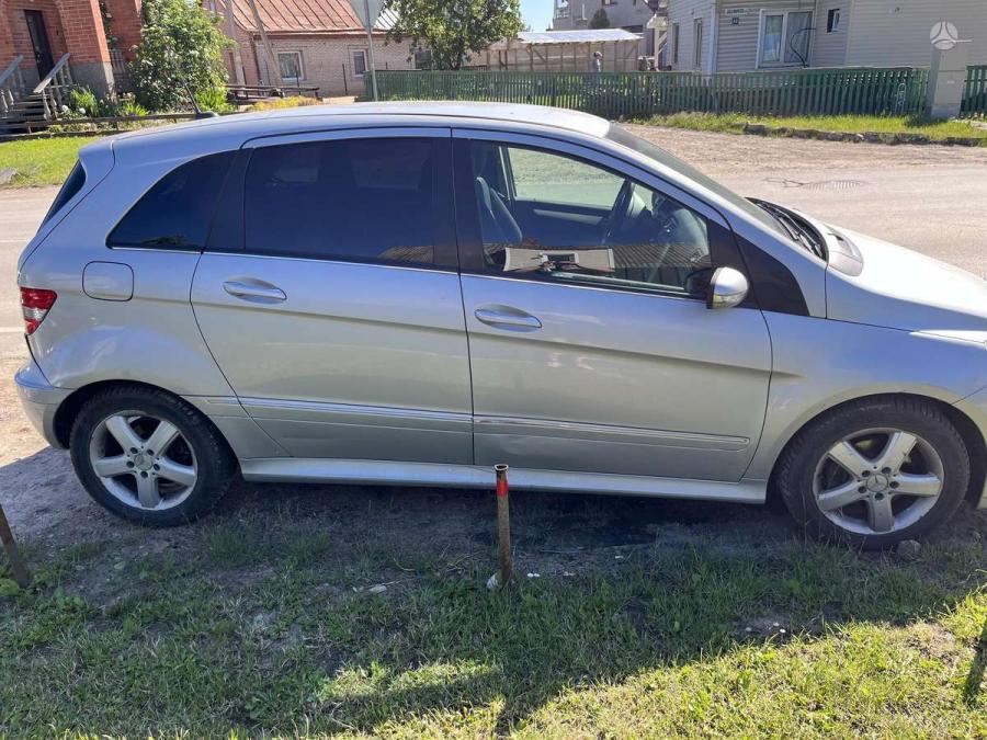 Grey Mercedes-Benz B 200 2007 in Kaunas, with an engine capacity of 1.99 L and mileage of 261 thousand km for 1300 €, photo 4 on AUTOMOTO.COM.LV
