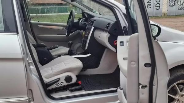 Grey Mercedes-Benz B 200 2007 in Grobiņa, with an engine capacity of 2.00 L and mileage of 180 thousand km for 3990 €, photo 10 on AUTOMOTO.COM.LV