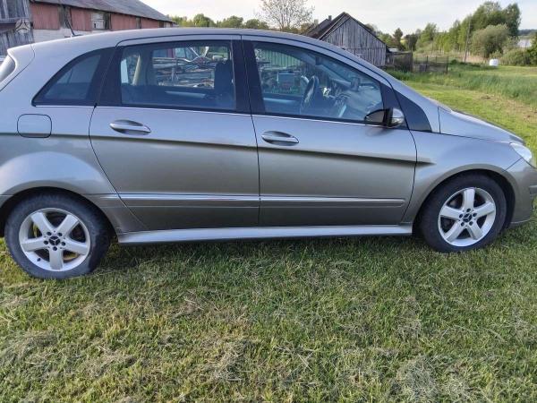 Pelēks Mercedes-Benz B 200 2007 Kuršėnai, ar dzinēja tilpumu 2.00 L un nobraukumu 25 tūkst. km par 1950 €, foto 3 vietnē AUTOMOTO.COM.LV