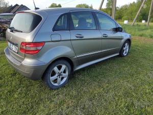 Pelēks Mercedes-Benz B 200 2007 Kuršėnai, ar dzinēja tilpumu 2.00 L un nobraukumu 25 tūkst. km par 1950 €, foto 5 vietnē AUTOMOTO.COM.LV