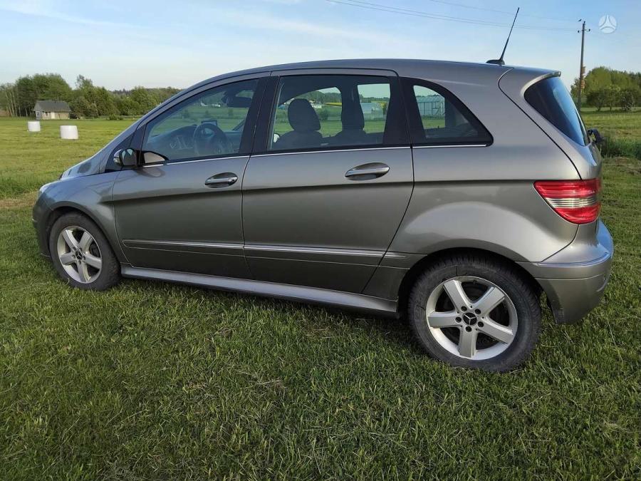 Pelēks Mercedes-Benz B 200 2007 Kuršėnai, ar dzinēja tilpumu 2.00 L un nobraukumu 25 tūkst. km par 1950 €, foto 6 vietnē AUTOMOTO.COM.LV