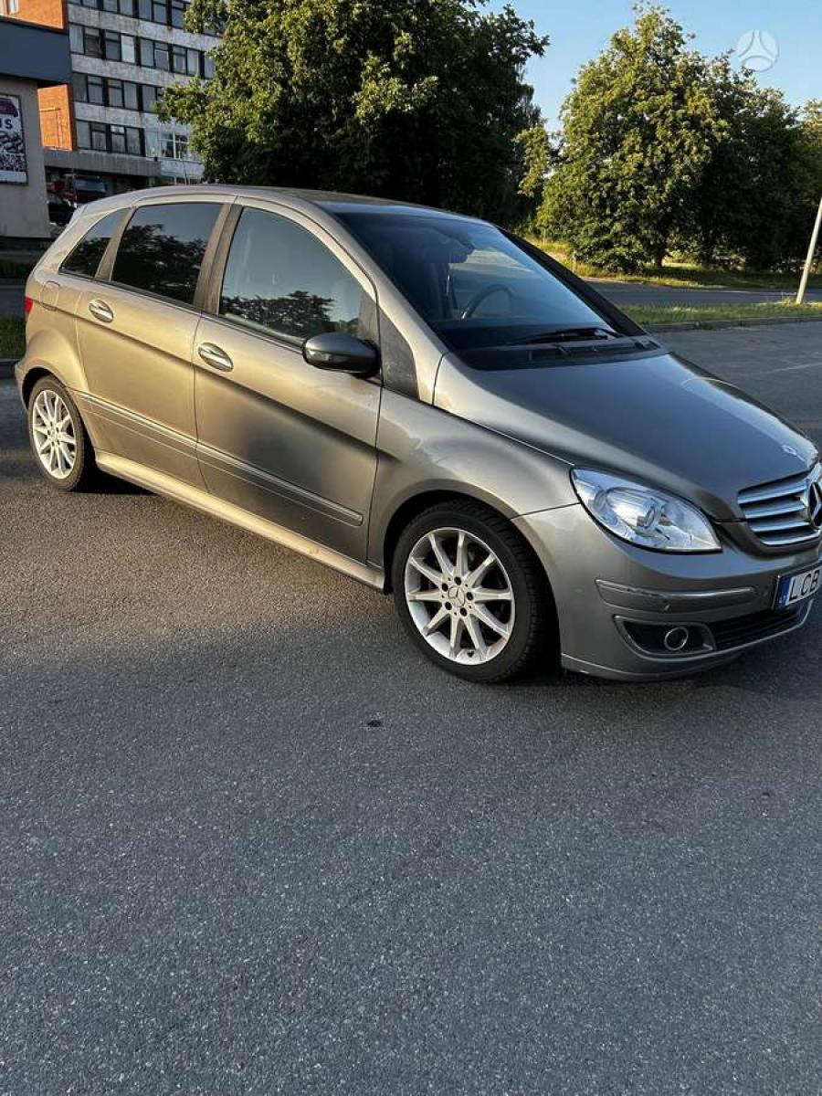 Grey Mercedes-Benz B 200 2007 in Alytus, with an engine capacity of 1.99 L and mileage of 282 thousand km for 800 €, photo 1 on AUTOMOTO.COM.LV
