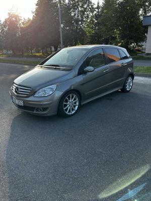 Grey Mercedes-Benz B 200 2007 in Alytus, with an engine capacity of 1.99 L and mileage of 282 thousand km for 800 €, photo 4 on AUTOMOTO.COM.LV