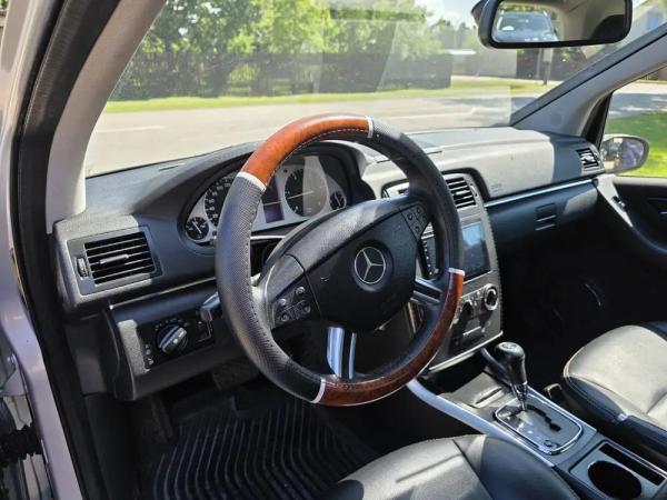 Grey Mercedes-Benz B 200 2007 in Ventspils, with an engine capacity of 2.00 L and mileage of 207 thousand km for 2590 €, photo 10 on AUTOMOTO.COM.LV