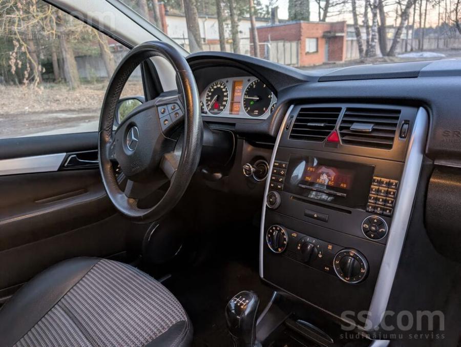 Pelēks Mercedes-Benz B 200 2008 Ogre, ar dzinēja tilpumu 2.00 L un nobraukumu 250 tūkst. km par 2950 €, foto 4 vietnē AUTOMOTO.COM.LV