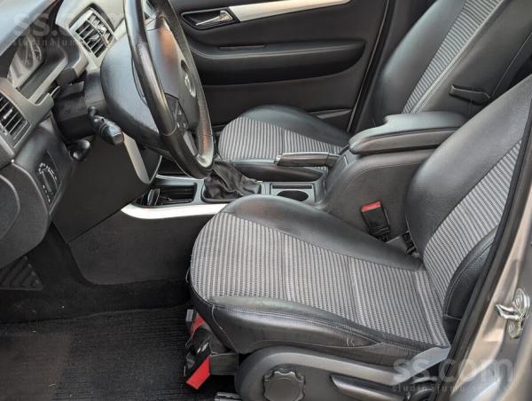 Pelēks Mercedes-Benz B 200 2008 Ogre, ar dzinēja tilpumu 2.00 L un nobraukumu 250 tūkst. km par 2950 €, foto 4 vietnē AUTOMOTO.COM.LV