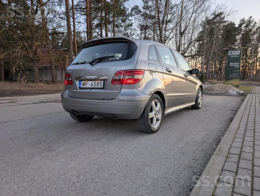 Pelēks Mercedes-Benz B 200 2008 Ogre, ar dzinēja tilpumu 2.00 L un nobraukumu 250 tūkst. km par 2950 €, foto 10 vietnē AUTOMOTO.COM.LV