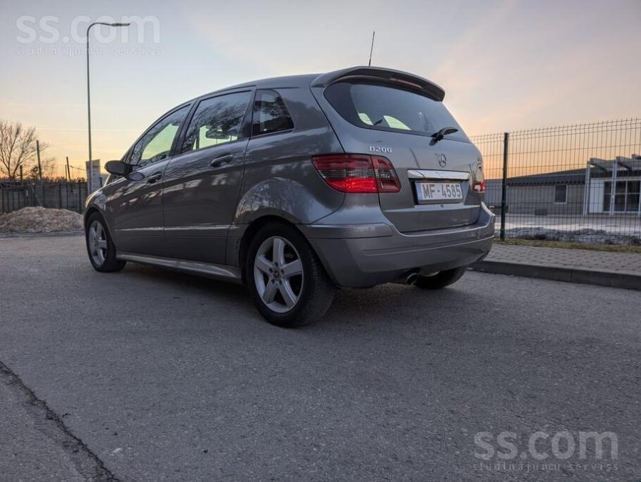 Pelēks Mercedes-Benz B 200 2008 Ogre, ar dzinēja tilpumu 2.00 L un nobraukumu 250 tūkst. km par 2950 €, foto 13 vietnē AUTOMOTO.COM.LV