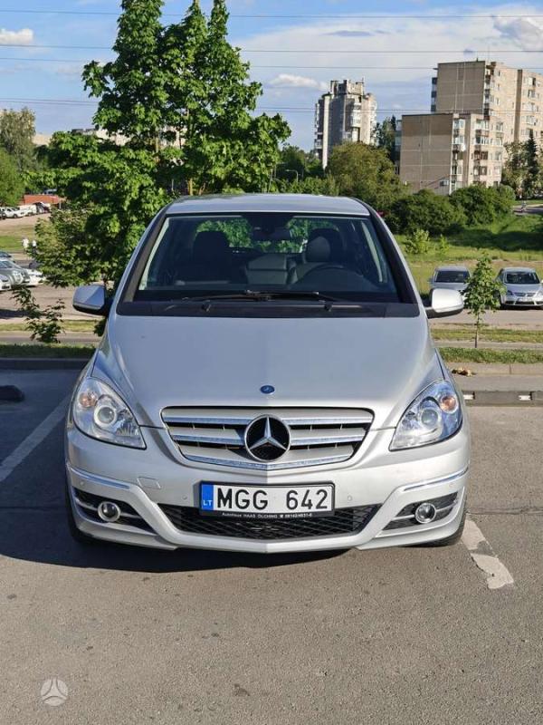 Pelēks Mercedes-Benz B 200 2008 Viļņa, ar dzinēja tilpumu 2.03 L un nobraukumu 236 tūkst. km par 2900 €, foto 2 vietnē AUTOMOTO.COM.LV