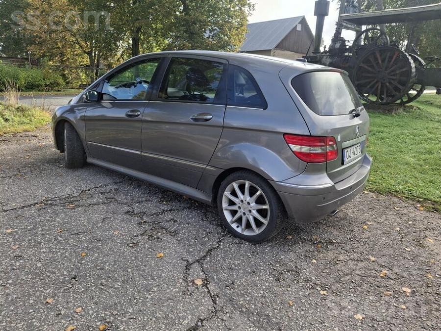 Pelēks Mercedes-Benz B 200 2008 Valmiera, ar dzinēja tilpumu 2.00 L un nobraukumu 245 tūkst. km par 2400 €, foto 8 vietnē AUTOMOTO.COM.LV