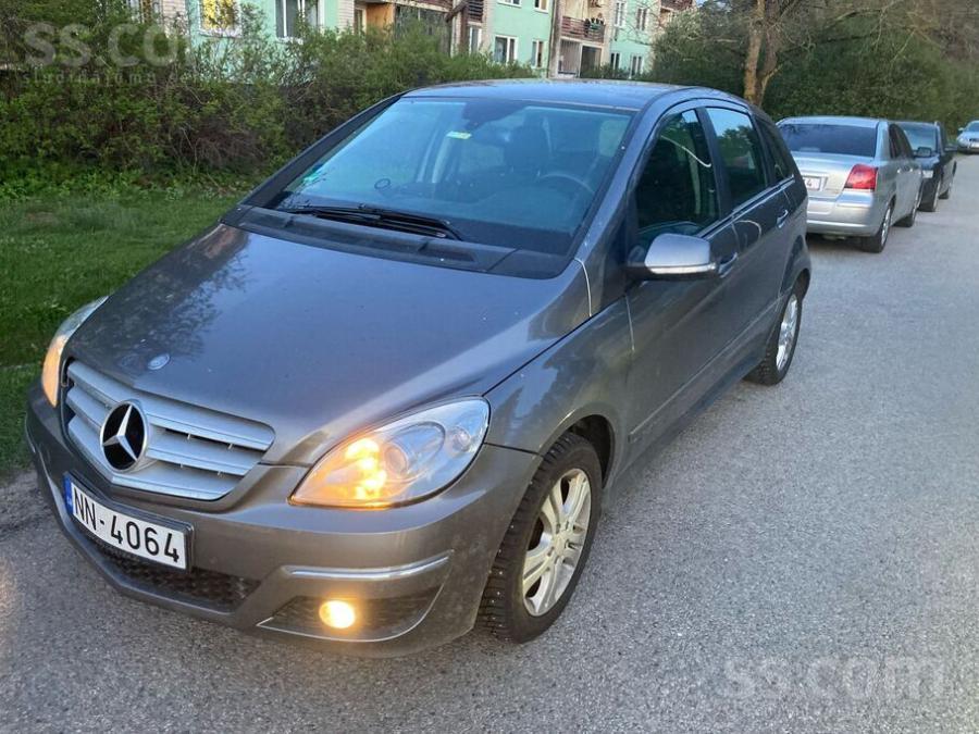 Grey Mercedes-Benz B 200 2009 in Riga, with an engine capacity of 2.00 L and mileage of 280 thousand km for 3500 €, photo 2 on AUTOMOTO.COM.LV