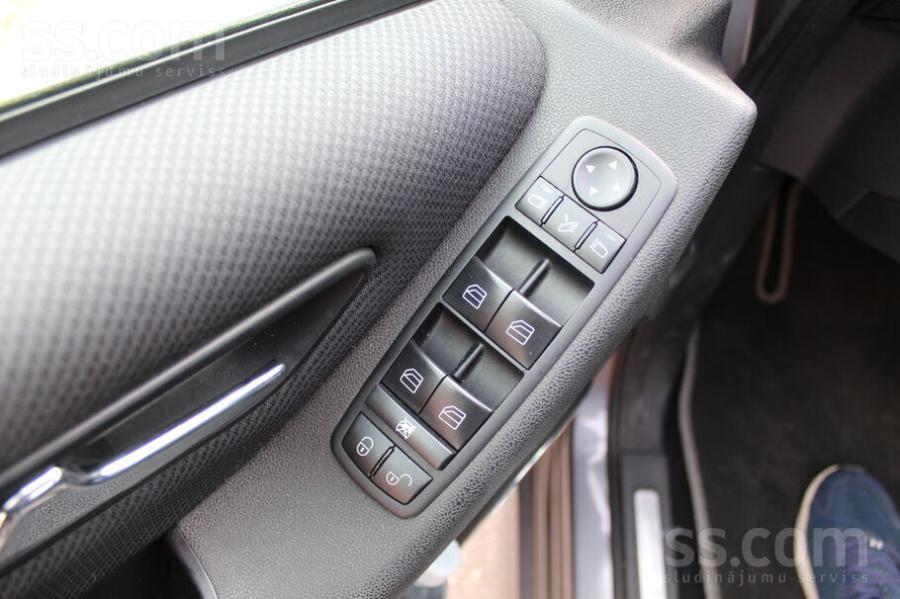 Pelēks Mercedes-Benz B 200 2009 Liepāja, ar dzinēja tilpumu 2.00 L un nobraukumu 254 tūkst. km par 2250 €, foto 12 vietnē AUTOMOTO.COM.LV