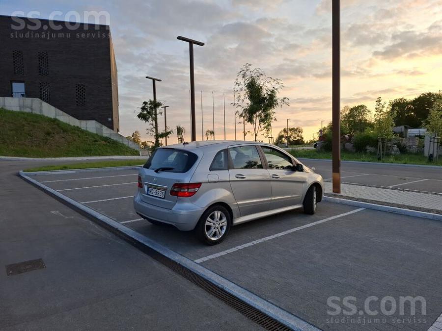 Grey Mercedes-Benz B 200 2010 in Rezekne, with an engine capacity of 2.00 L and mileage of 290 thousand km for 2650 €, photo 1 on AUTOMOTO.COM.LV
