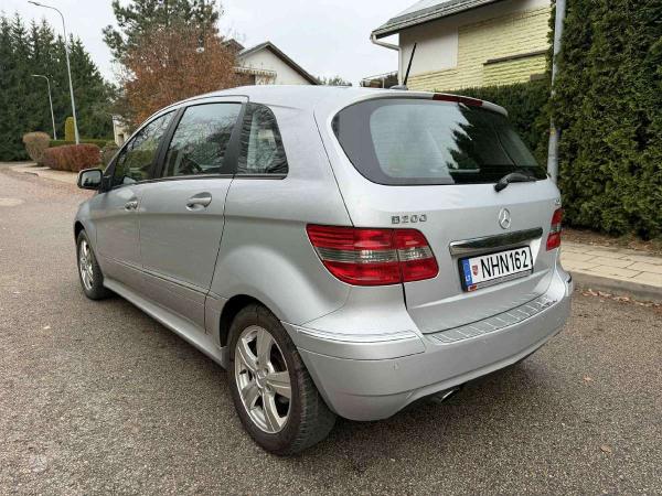 Pelēks Mercedes-Benz B 200 2010 Viļņa, ar dzinēja tilpumu 2.00 L un nobraukumu 210 tūkst. km par 2800 €, foto 6 vietnē AUTOMOTO.COM.LV