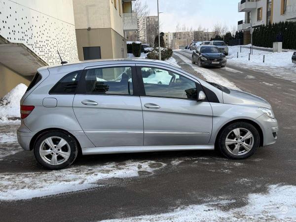 Grey Mercedes-Benz B 200 2010 in Vilnius, with an engine capacity of 2.00 L and mileage of 228 thousand km for 2650 €, photo 9 on AUTOMOTO.COM.LV
