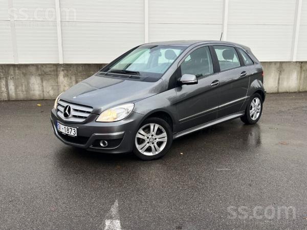 Grey Mercedes-Benz B 200 2010 in Riga, with an engine capacity of 2.00 L and mileage of 273 thousand km for 3794 €, photo 1 on AUTOMOTO.COM.LV