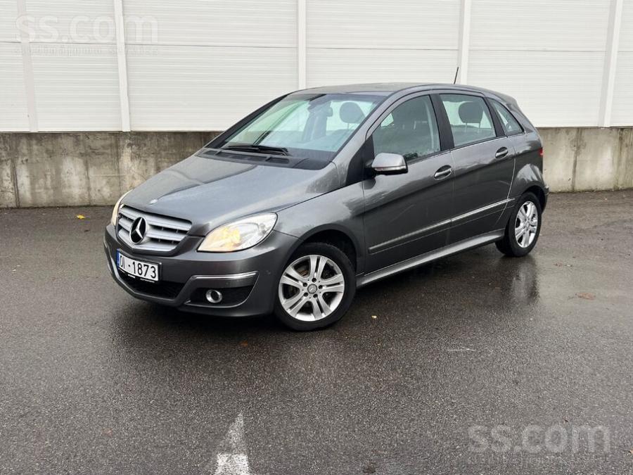 Grey Mercedes-Benz B 200 2010 in Riga, with an engine capacity of 2.00 L and mileage of 273 thousand km for 3794 €, photo 1 on AUTOMOTO.COM.LV