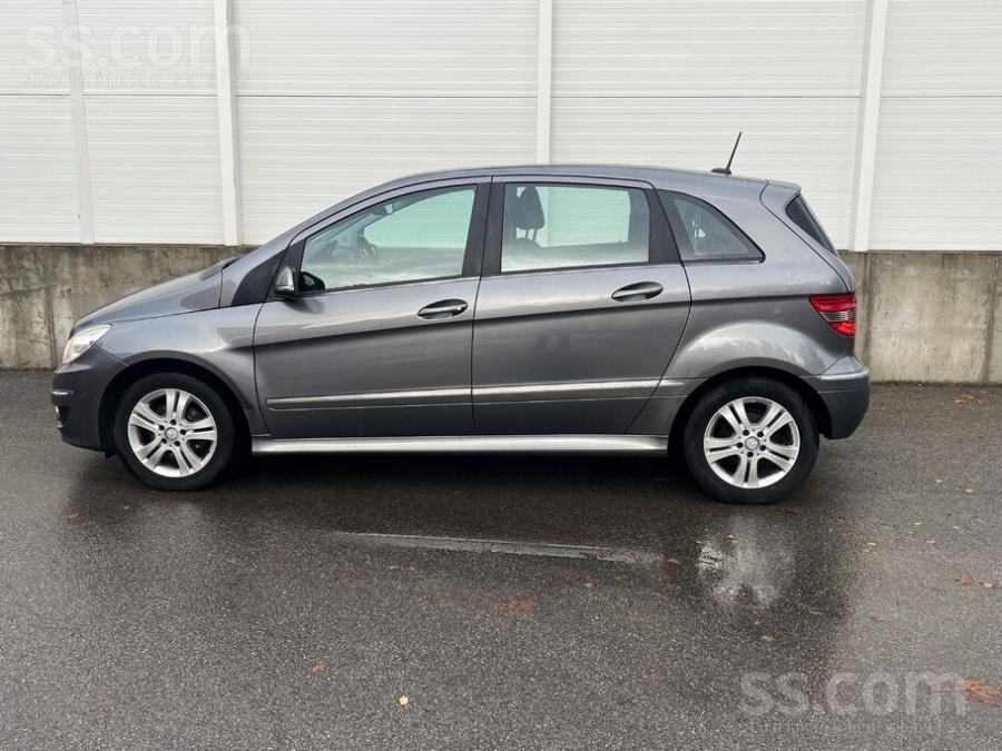 Grey Mercedes-Benz B 200 2010 in Riga, with an engine capacity of 2.00 L and mileage of 273 thousand km for 3794 €, photo 4 on AUTOMOTO.COM.LV