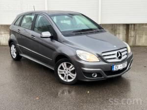 Grey Mercedes-Benz B 200 2010 in Riga, with an engine capacity of 2.00 L and mileage of 273 thousand km for 3794 €, photo 5 on AUTOMOTO.COM.LV