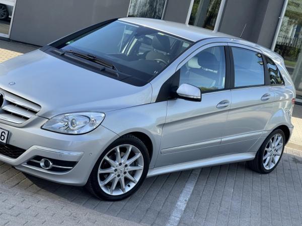 Grey Mercedes-Benz B 200 2010 in Riga, with an engine capacity of 2.00 L and mileage of 266 thousand km for 4350 €, photo 6 on AUTOMOTO.COM.LV