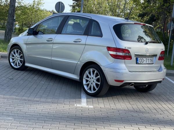 Grey Mercedes-Benz B 200 2010 in Riga, with an engine capacity of 2.00 L and mileage of 266 thousand km for 4350 €, photo 10 on AUTOMOTO.COM.LV