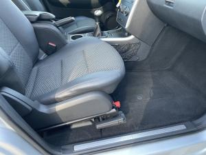 Pelēks Mercedes-Benz B 200 2010 Rīga, ar dzinēja tilpumu 2.00 L un nobraukumu 266 tūkst. km par 4350 €, foto 29 vietnē AUTOMOTO.COM.LV