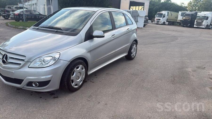 Pelēks Mercedes-Benz B 200 2010 Saldus, ar dzinēja tilpumu 2.00 L un nobraukumu 264 tūkst. km par 3100 €, foto 3 vietnē AUTOMOTO.COM.LV
