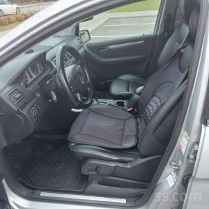 Pelēks Mercedes-Benz B 200 2010 Jēkabpils, ar dzinēja tilpumu 2.00 L un nobraukumu 404 tūkst. km par 1900 €, foto 5 vietnē AUTOMOTO.COM.LV