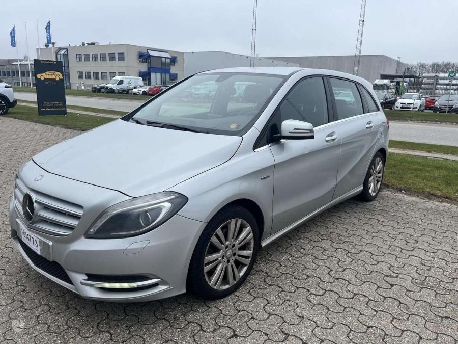 Pelēks Mercedes-Benz B 200 2011 Viļņa, ar dzinēja tilpumu 1.80 L un nobraukumu 350 tūkst. km par 4999 €, foto 1 vietnē AUTOMOTO.COM.LV