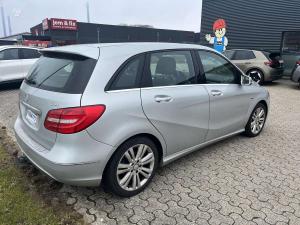 Pelēks Mercedes-Benz B 200 2011 Viļņa, ar dzinēja tilpumu 1.80 L un nobraukumu 350 tūkst. km par 4999 €, foto 3 vietnē AUTOMOTO.COM.LV