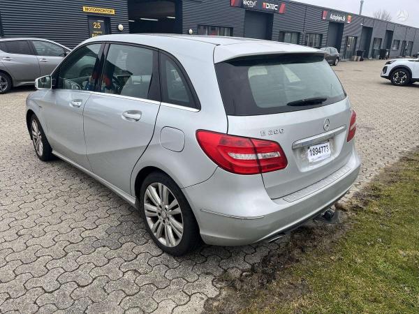Pelēks Mercedes-Benz B 200 2011 Viļņa, ar dzinēja tilpumu 1.80 L un nobraukumu 350 tūkst. km par 4999 €, foto 3 vietnē AUTOMOTO.COM.LV