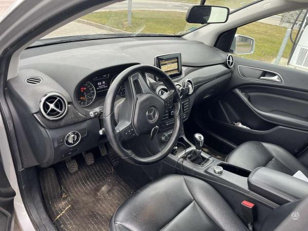 Pelēks Mercedes-Benz B 200 2011 Viļņa, ar dzinēja tilpumu 1.80 L un nobraukumu 350 tūkst. km par 4999 €, foto 4 vietnē AUTOMOTO.COM.LV
