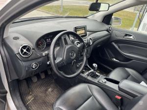 Pelēks Mercedes-Benz B 200 2011 Viļņa, ar dzinēja tilpumu 1.80 L un nobraukumu 350 tūkst. km par 4999 €, foto 5 vietnē AUTOMOTO.COM.LV