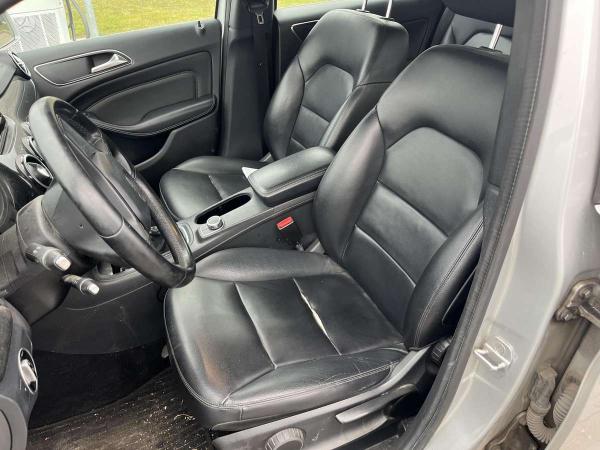 Pelēks Mercedes-Benz B 200 2011 Viļņa, ar dzinēja tilpumu 1.80 L un nobraukumu 350 tūkst. km par 4999 €, foto 5 vietnē AUTOMOTO.COM.LV