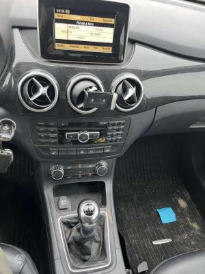 Pelēks Mercedes-Benz B 200 2011 Viļņa, ar dzinēja tilpumu 1.80 L un nobraukumu 350 tūkst. km par 4999 €, foto 7 vietnē AUTOMOTO.COM.LV