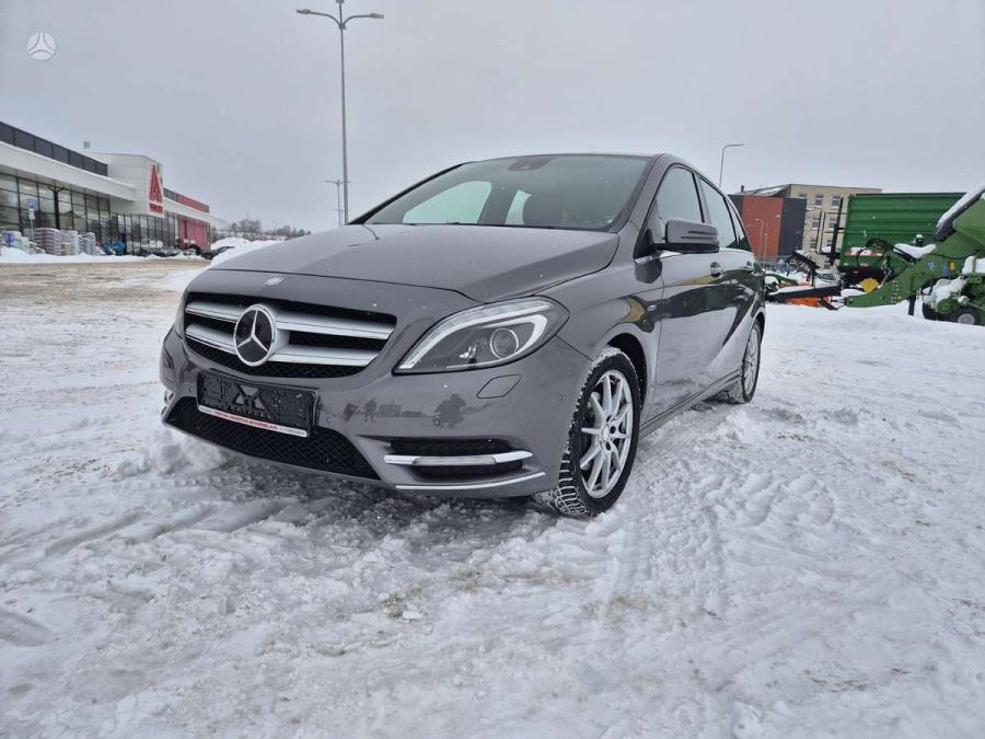 Pelēks Mercedes-Benz B 200 2012 Telšiai, ar dzinēja tilpumu 1.60 L un nobraukumu 201 tūkst. km par 8500 €, foto 1 vietnē AUTOMOTO.COM.LV