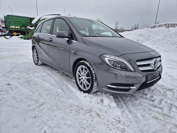 Pelēks Mercedes-Benz B 200 2012 Telšiai, ar dzinēja tilpumu 1.60 L un nobraukumu 201 tūkst. km par 8500 €, foto 3 vietnē AUTOMOTO.COM.LV