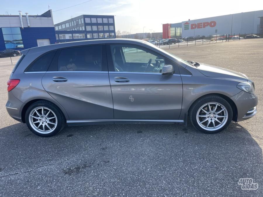 Pelēks Mercedes-Benz B 200 2012 Kauņa, ar dzinēja tilpumu 1.80 L un nobraukumu 404 tūkst. km par 4999 €, foto 8 vietnē AUTOMOTO.COM.LV