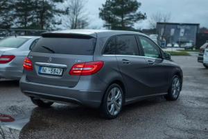 Pelēks Mercedes-Benz B 200 2012 Liepāja, ar dzinēja tilpumu 1.80 L un nobraukumu 277 tūkst. km par 6500 €, foto 4 vietnē AUTOMOTO.COM.LV