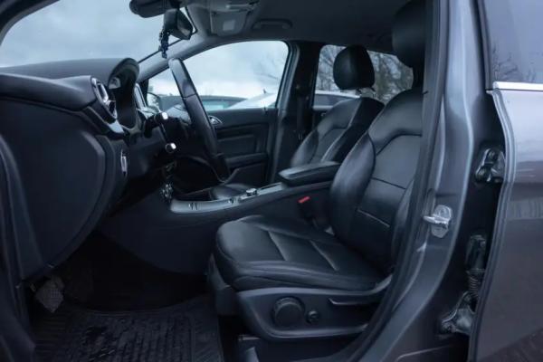 Grey Mercedes-Benz B 200 2012 in Liepaja, with an engine capacity of 1.80 L and mileage of 277 thousand km for 6500 €, photo 6 on AUTOMOTO.COM.LV
