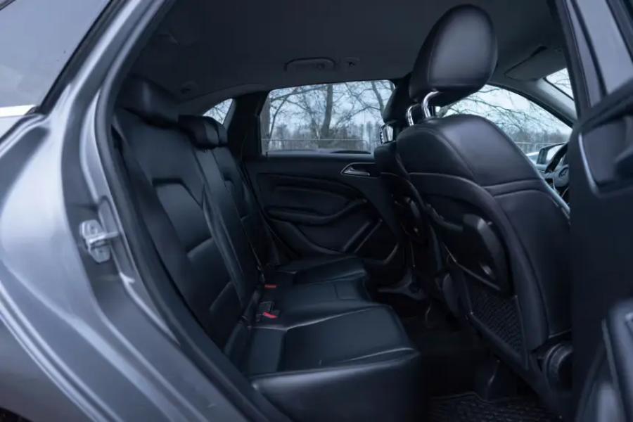 Pelēks Mercedes-Benz B 200 2012 Liepāja, ar dzinēja tilpumu 1.80 L un nobraukumu 277 tūkst. km par 6500 €, foto 10 vietnē AUTOMOTO.COM.LV