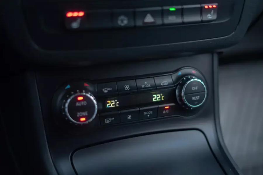 Pelēks Mercedes-Benz B 200 2012 Liepāja, ar dzinēja tilpumu 1.80 L un nobraukumu 277 tūkst. km par 6500 €, foto 15 vietnē AUTOMOTO.COM.LV