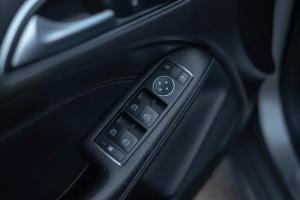 Pelēks Mercedes-Benz B 200 2012 Liepāja, ar dzinēja tilpumu 1.80 L un nobraukumu 277 tūkst. km par 6500 €, foto 20 vietnē AUTOMOTO.COM.LV
