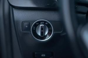 Pelēks Mercedes-Benz B 200 2012 Liepāja, ar dzinēja tilpumu 1.80 L un nobraukumu 277 tūkst. km par 6500 €, foto 24 vietnē AUTOMOTO.COM.LV