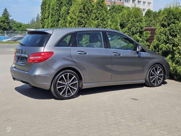 Pelēks Mercedes-Benz B 200 2012 Kretinga, ar dzinēja tilpumu 1.80 L un nobraukumu 32 tūkst. km par 5299 €, foto 9 vietnē AUTOMOTO.COM.LV