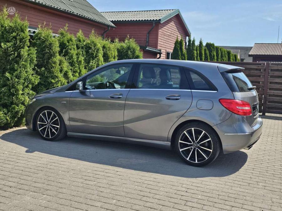 Pelēks Mercedes-Benz B 200 2012 Kretinga, ar dzinēja tilpumu 1.80 L un nobraukumu 32 tūkst. km par 5299 €, foto 14 vietnē AUTOMOTO.COM.LV