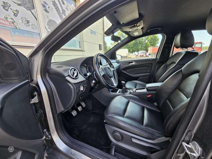 Pelēks Mercedes-Benz B 200 2012 Kretinga, ar dzinēja tilpumu 1.80 L un nobraukumu 32 tūkst. km par 5299 €, foto 16 vietnē AUTOMOTO.COM.LV
