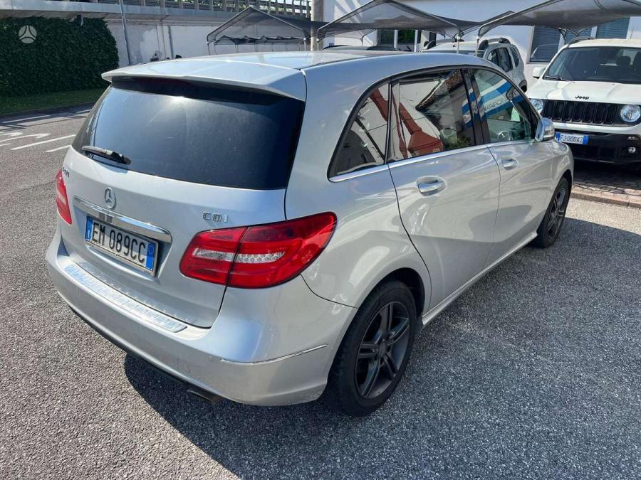 Pelēks Mercedes-Benz B 200 2012 Panevēža, ar dzinēja tilpumu 1.80 L un nobraukumu 435 tūkst. km par 3500 €, foto 4 vietnē AUTOMOTO.COM.LV