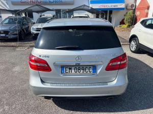 Pelēks Mercedes-Benz B 200 2012 Panevēža, ar dzinēja tilpumu 1.80 L un nobraukumu 435 tūkst. km par 3500 €, foto 5 vietnē AUTOMOTO.COM.LV